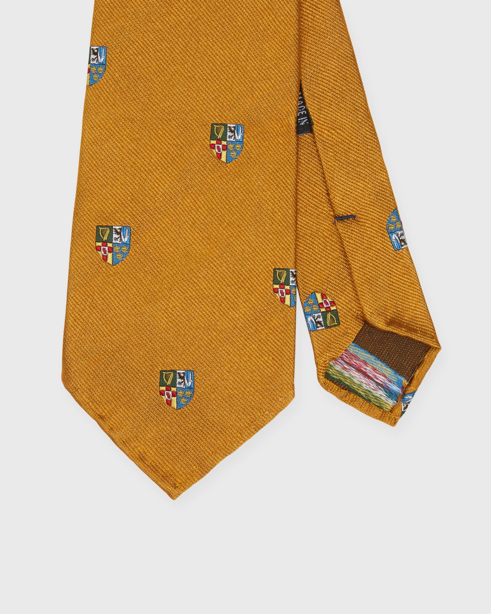 Silk Club Tie in Scotch/Gold Crest | Shop Sid Mashburn
